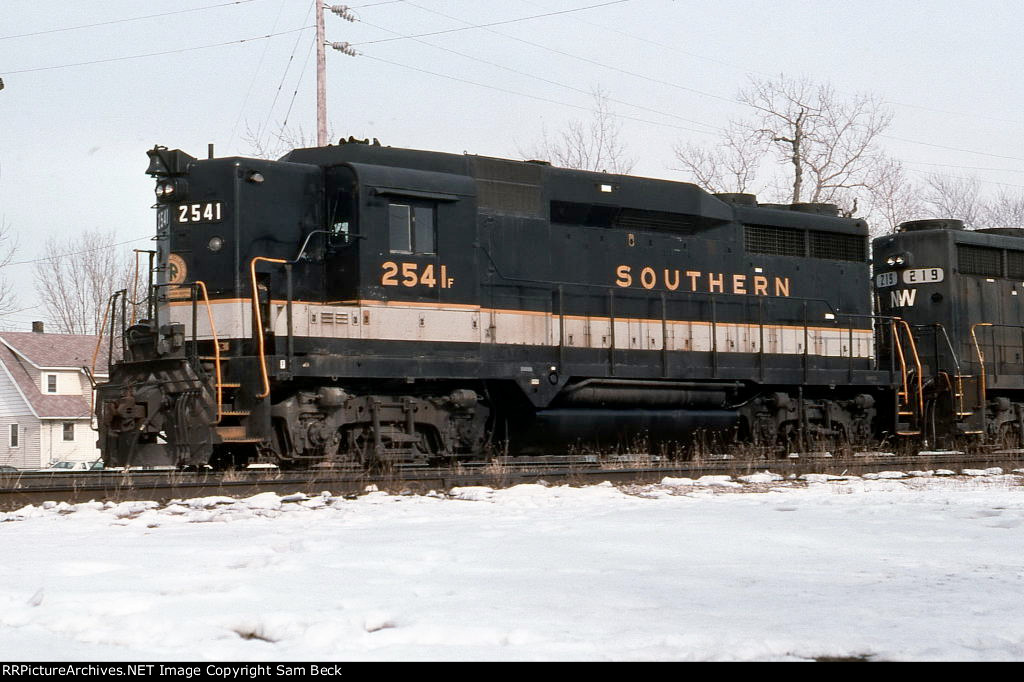 SOU 2541--GP30